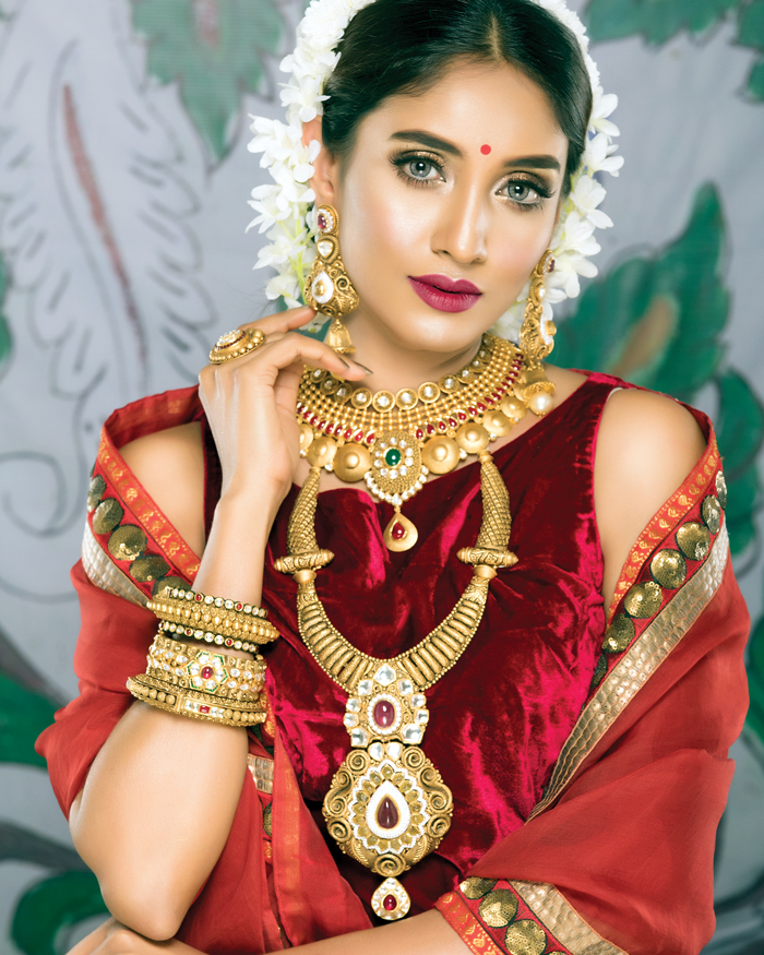 ফিচার I জড়োয়া হাউজ